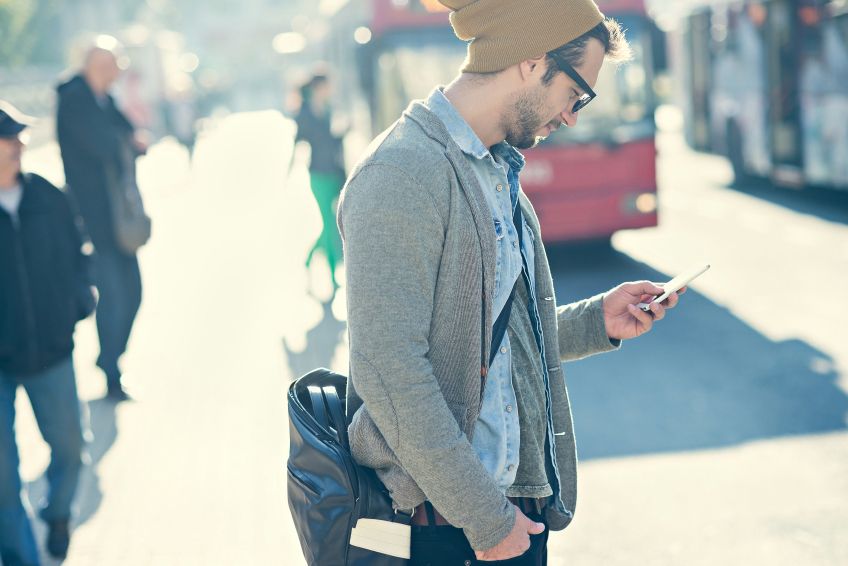 8 Tipps: Das hilft beim Smartphone-Nacken